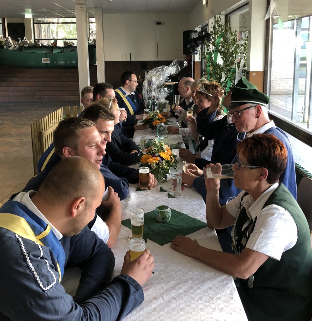 Königin Marion Esser und Prinzgemahl Karl-Heinz Döhler regieren als ...